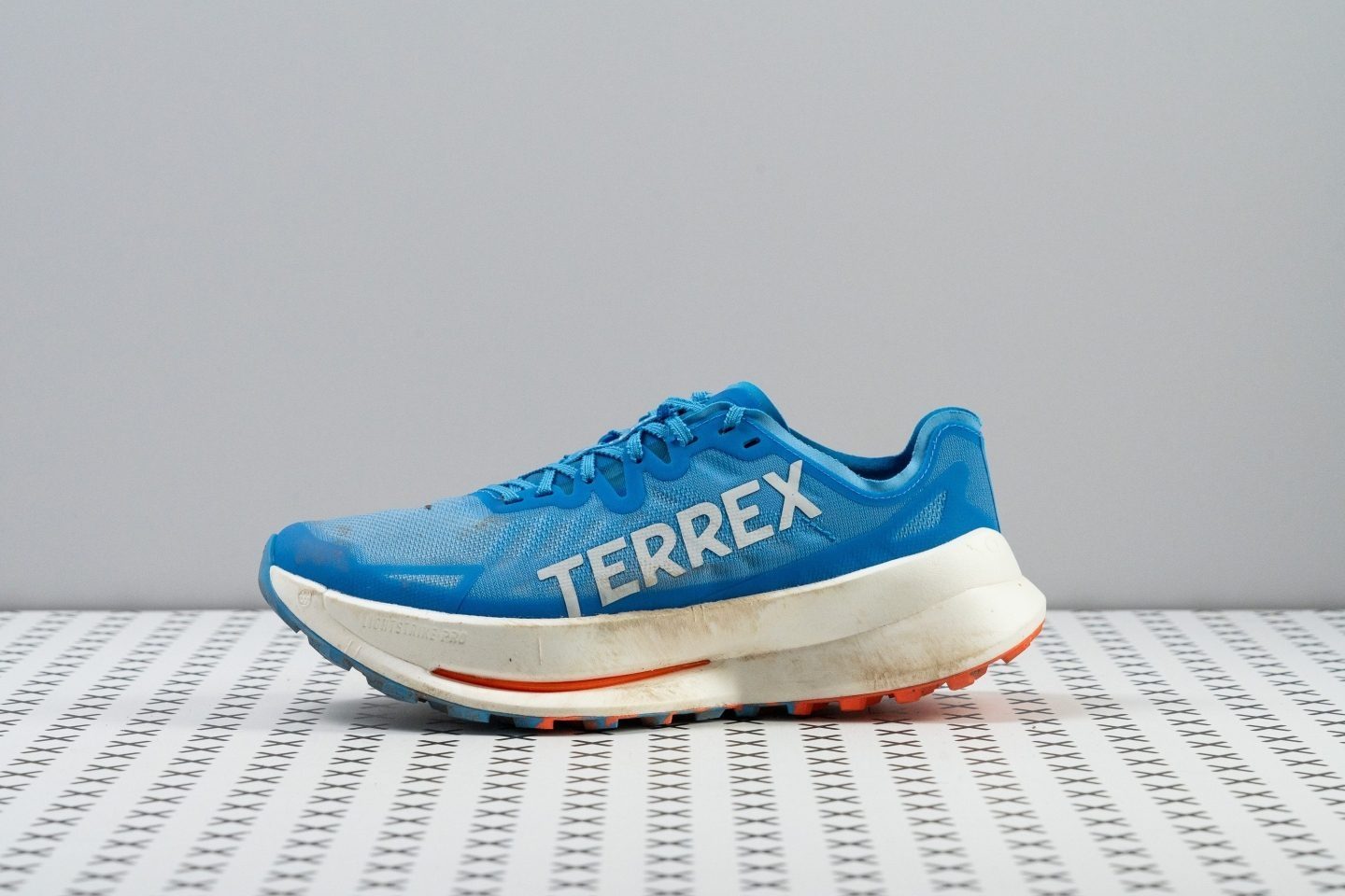 All you need to know about rockered running shoes | RunRepeat