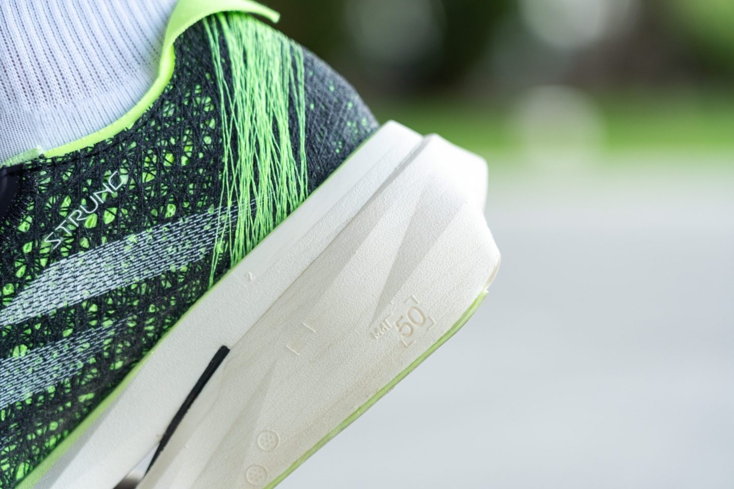 Energy return in running shoes explained | RunRepeat