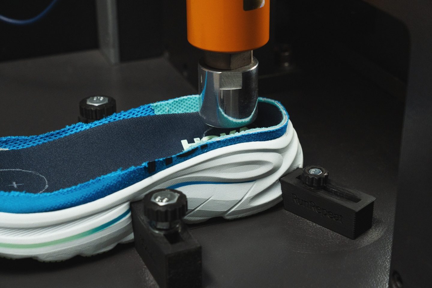 Energy return in running shoes explained | RunRepeat