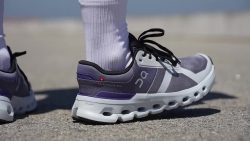 Cut in half: On Cloudrunner 2 Review (2024) | RunRepeat