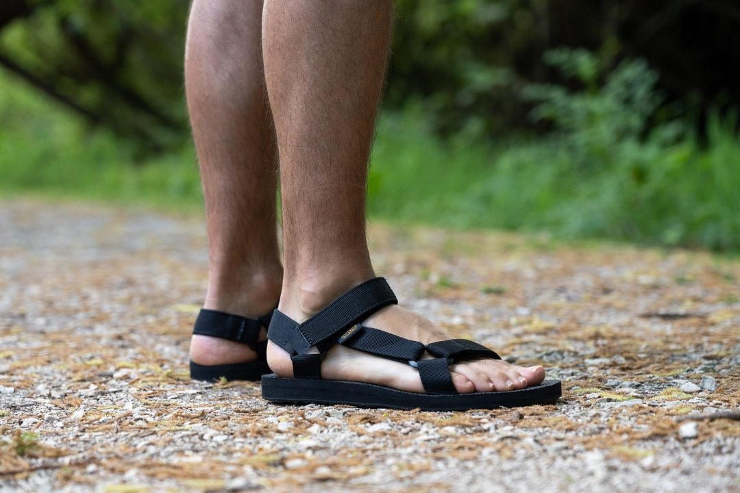 Cut in half: Teva Original Universal Review | RunRepeat
