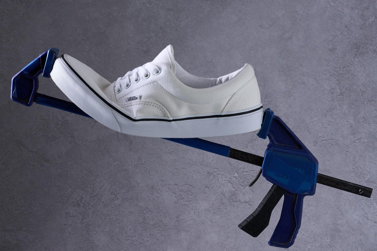 Cut in half: Vans Era Review | RunRepeat