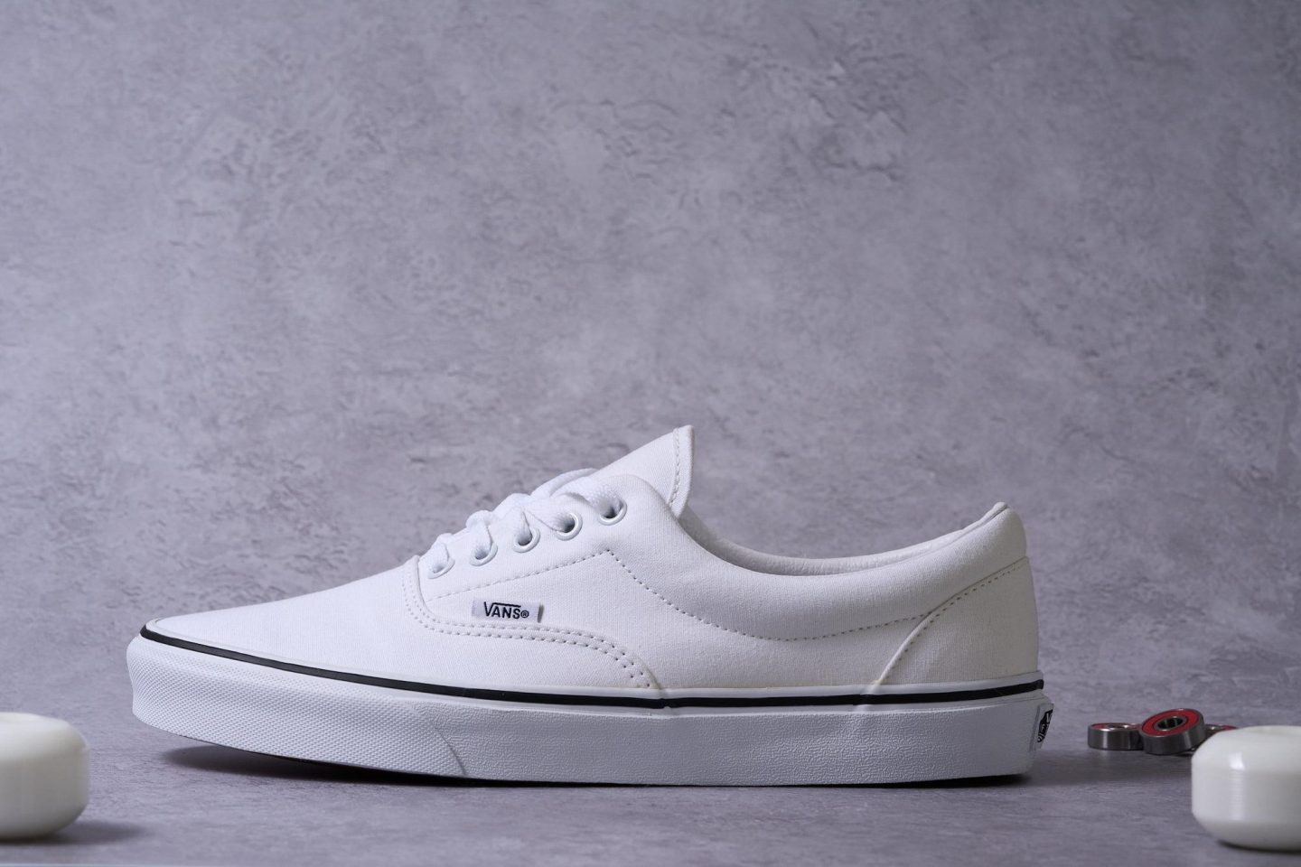 Cut in half: Vans Era Review | RunRepeat