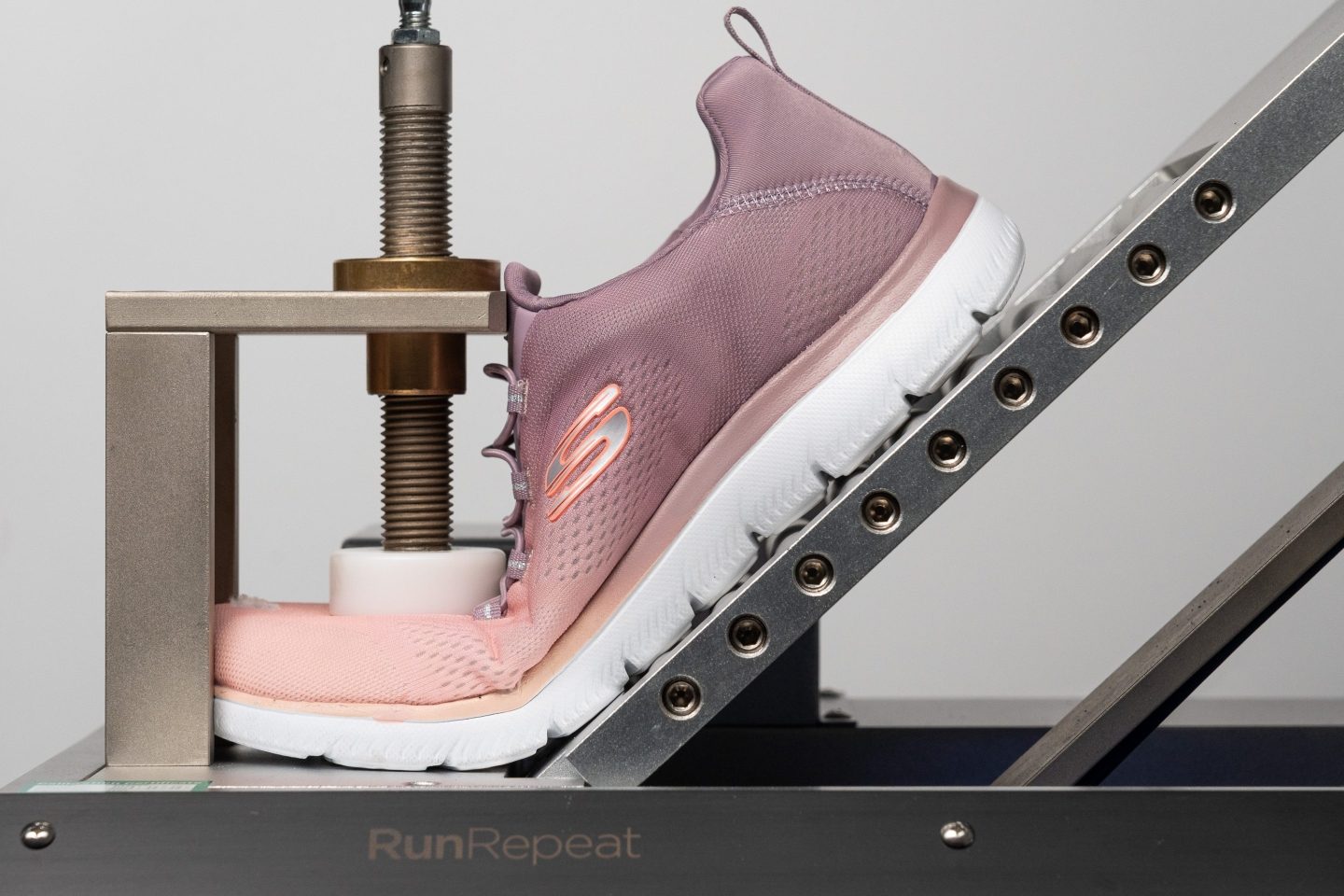 Cut in half: Skechers Summits Review | RunRepeat