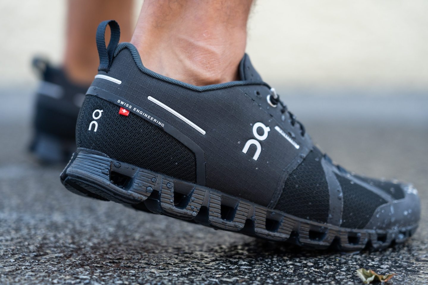 Cut in half: On Cloud Waterproof Review | RunRepeat