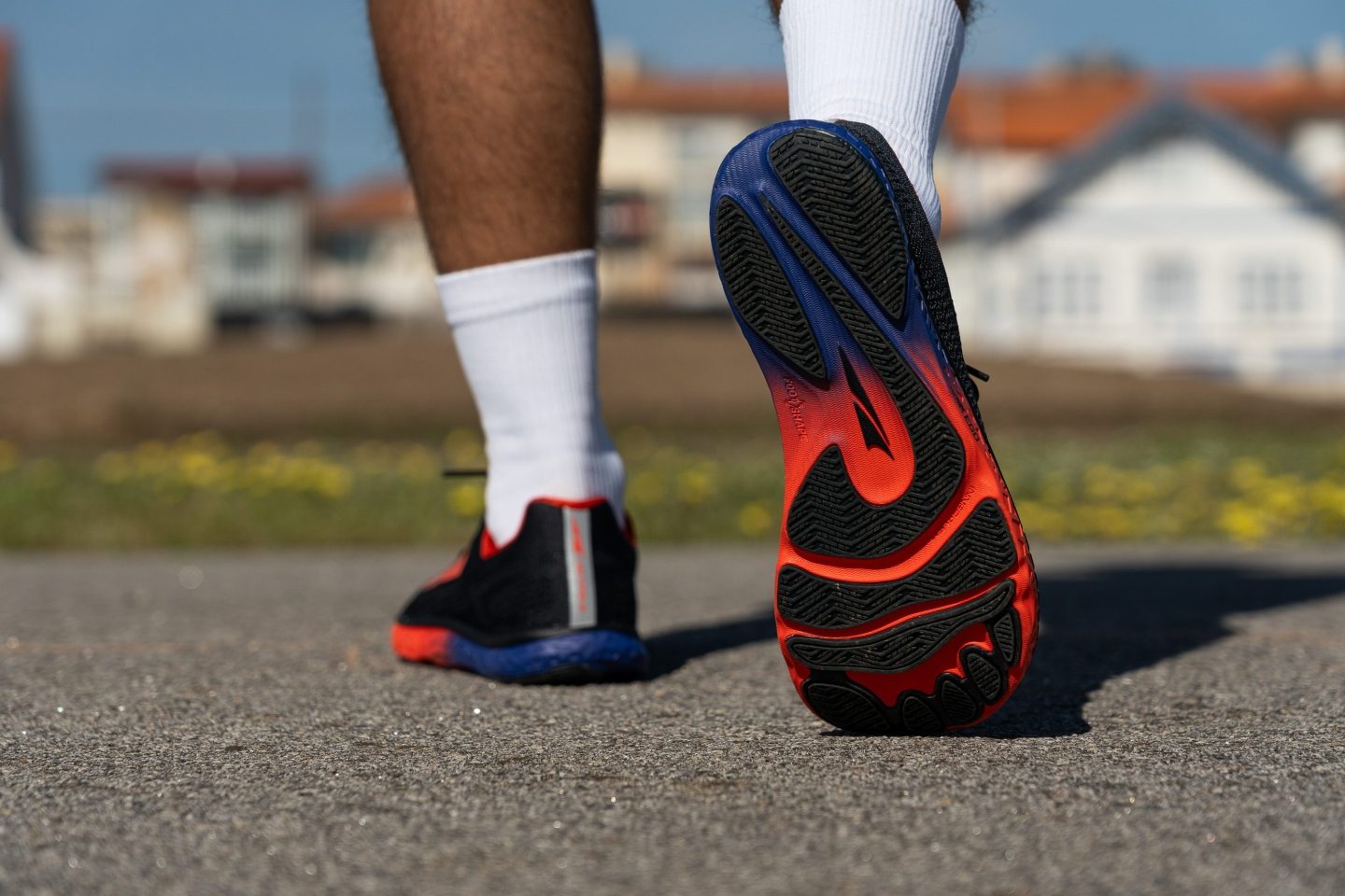 Cut in half: Altra Escalante Racer Review (2024) | RunRepeat