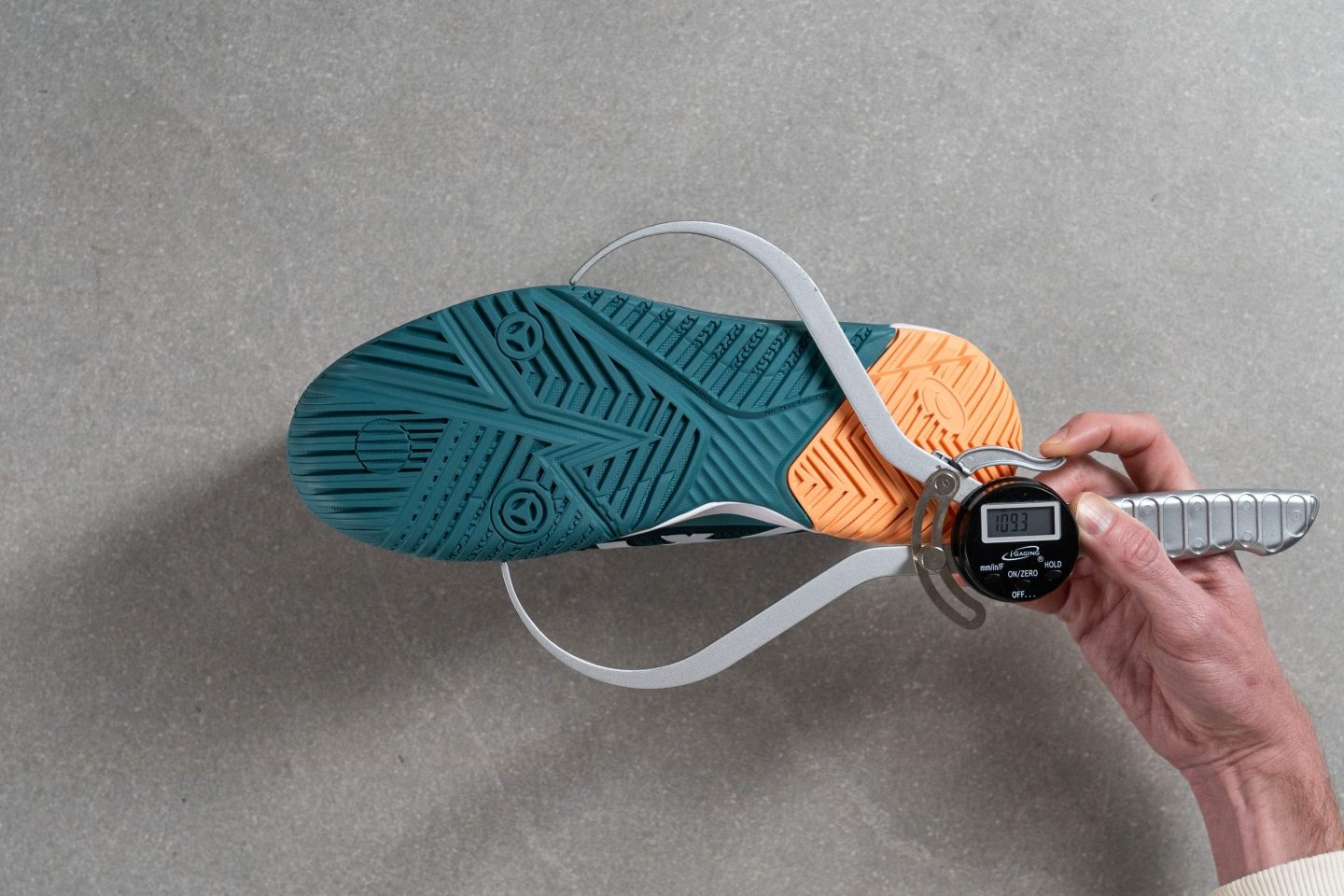 Cut in half: ASICS Gel Resolution 8 Review | RunRepeat