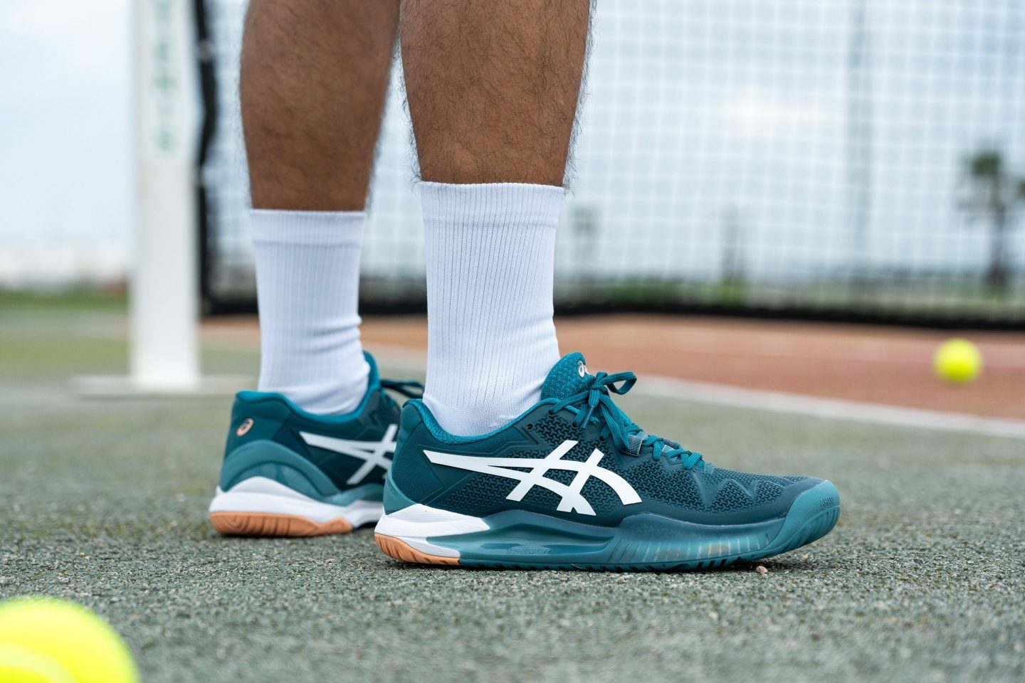 Cut in half: ASICS Gel Resolution 8 Review | RunRepeat