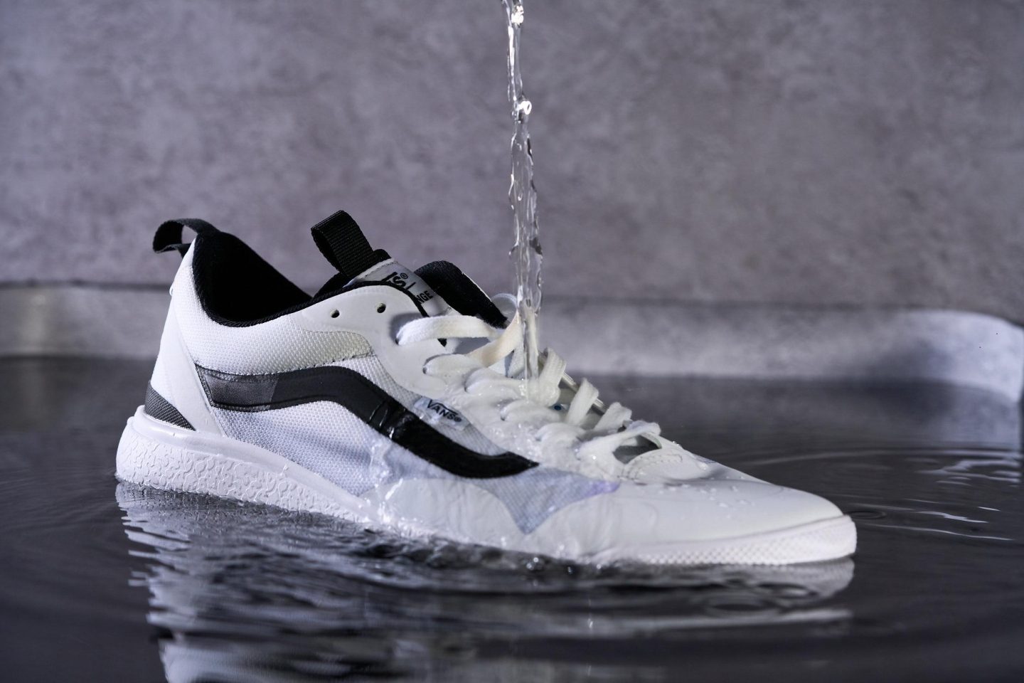 Cut in half: Vans UltraRange EXO Review | RunRepeat