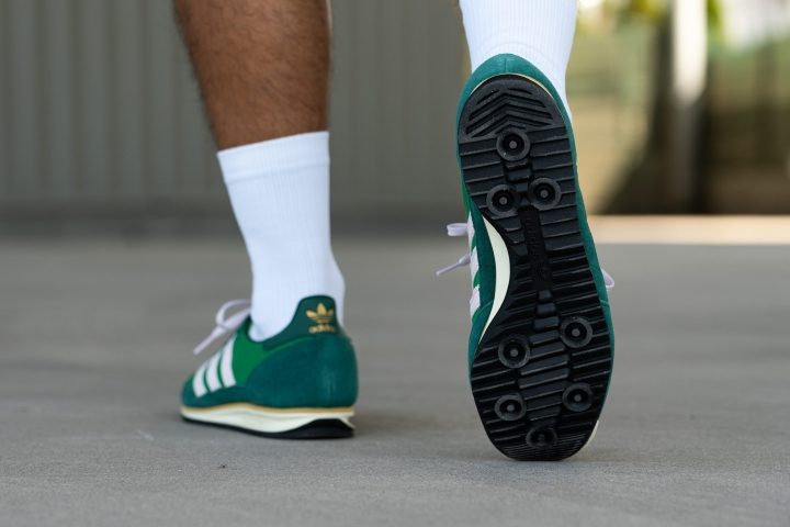 Cortadas por la mitad: Análisis y review de las Adidas SL 72 | RunRepeat