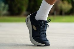 Cut in half: Skechers Arch Fit Review | RunRepeat