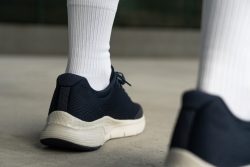 Cut in half: Skechers Arch Fit Review | RunRepeat