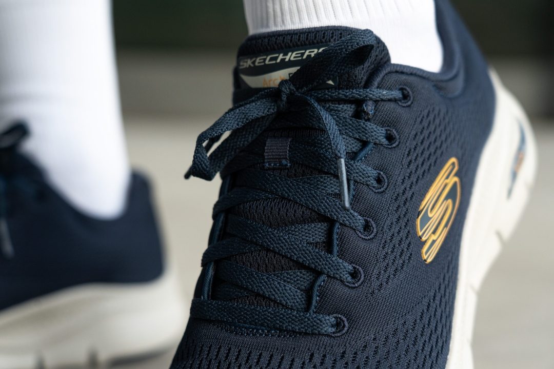 Cut in half: Skechers Arch Fit Review | RunRepeat