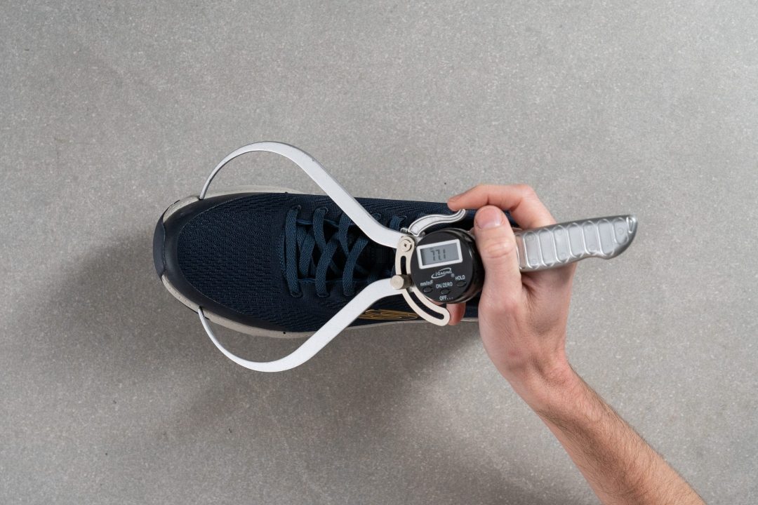 Cut in half: Skechers Arch Fit Review | RunRepeat