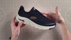 Cut in half: Skechers Arch Fit Review | RunRepeat