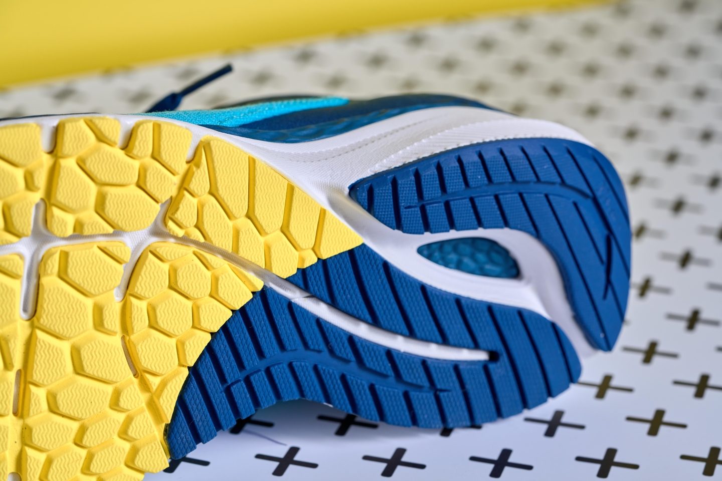 Cut in half: New Balance Fresh Foam 860 v11 Review | RunRepeat