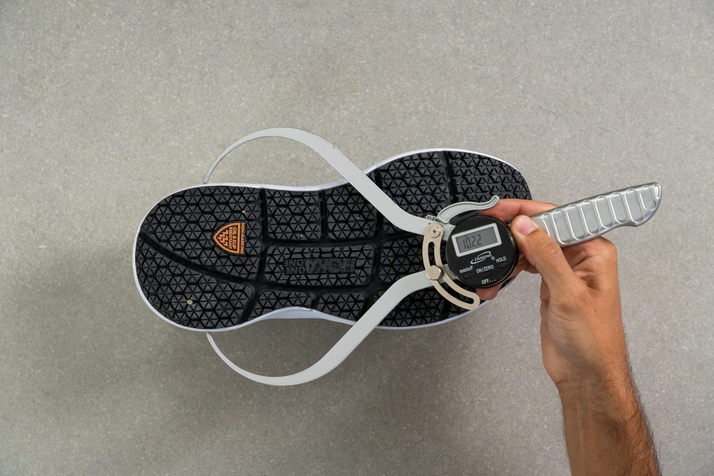 Cut in half: Hoka Bondi SR Review | RunRepeat