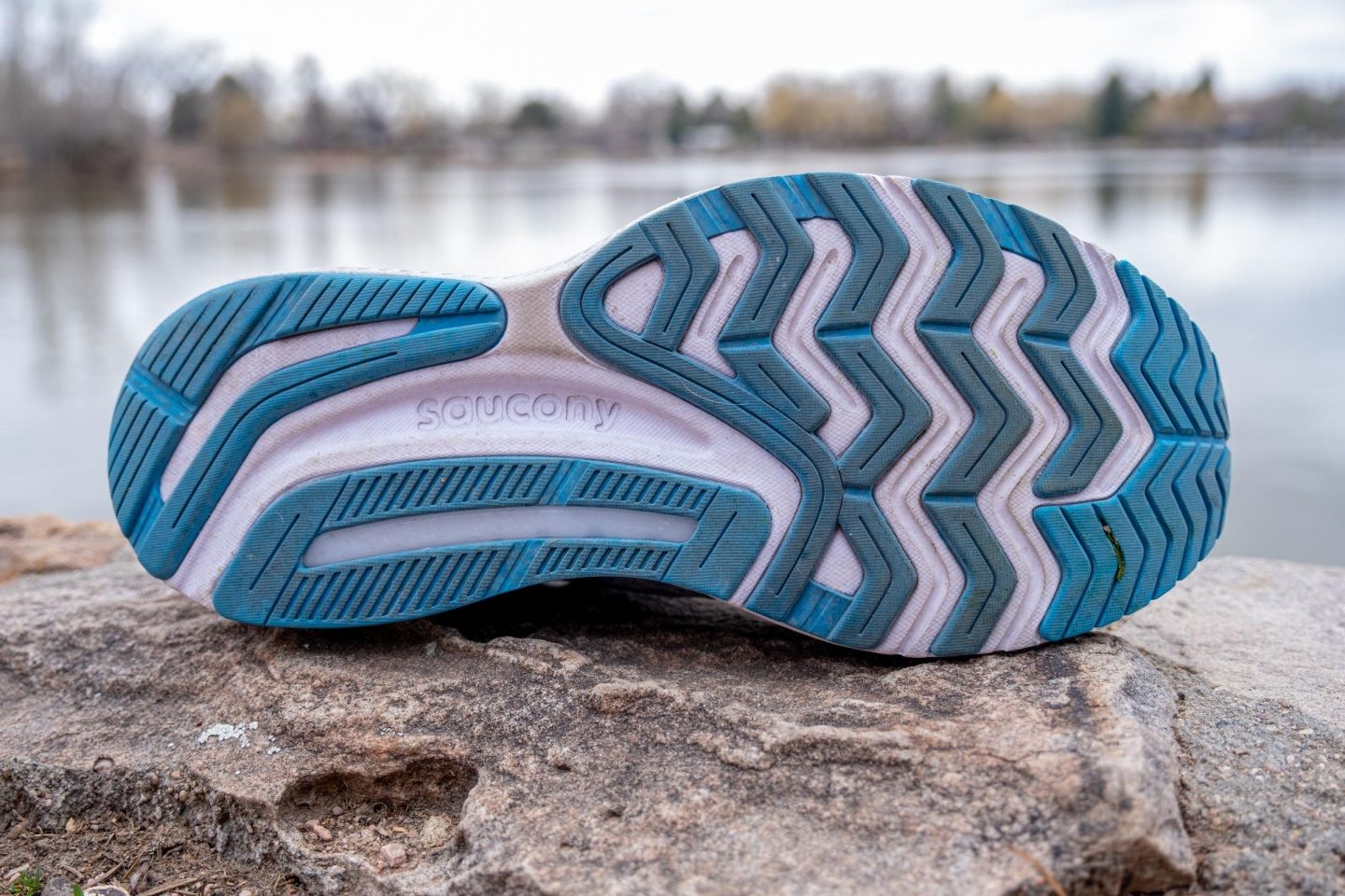 Cut in half: Saucony Guide 14 Review | RunRepeat