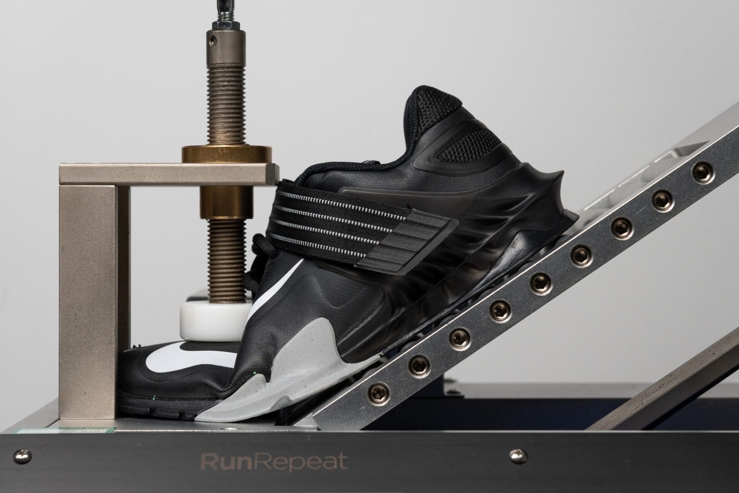 Cut in half: Nike Savaleos Review | RunRepeat