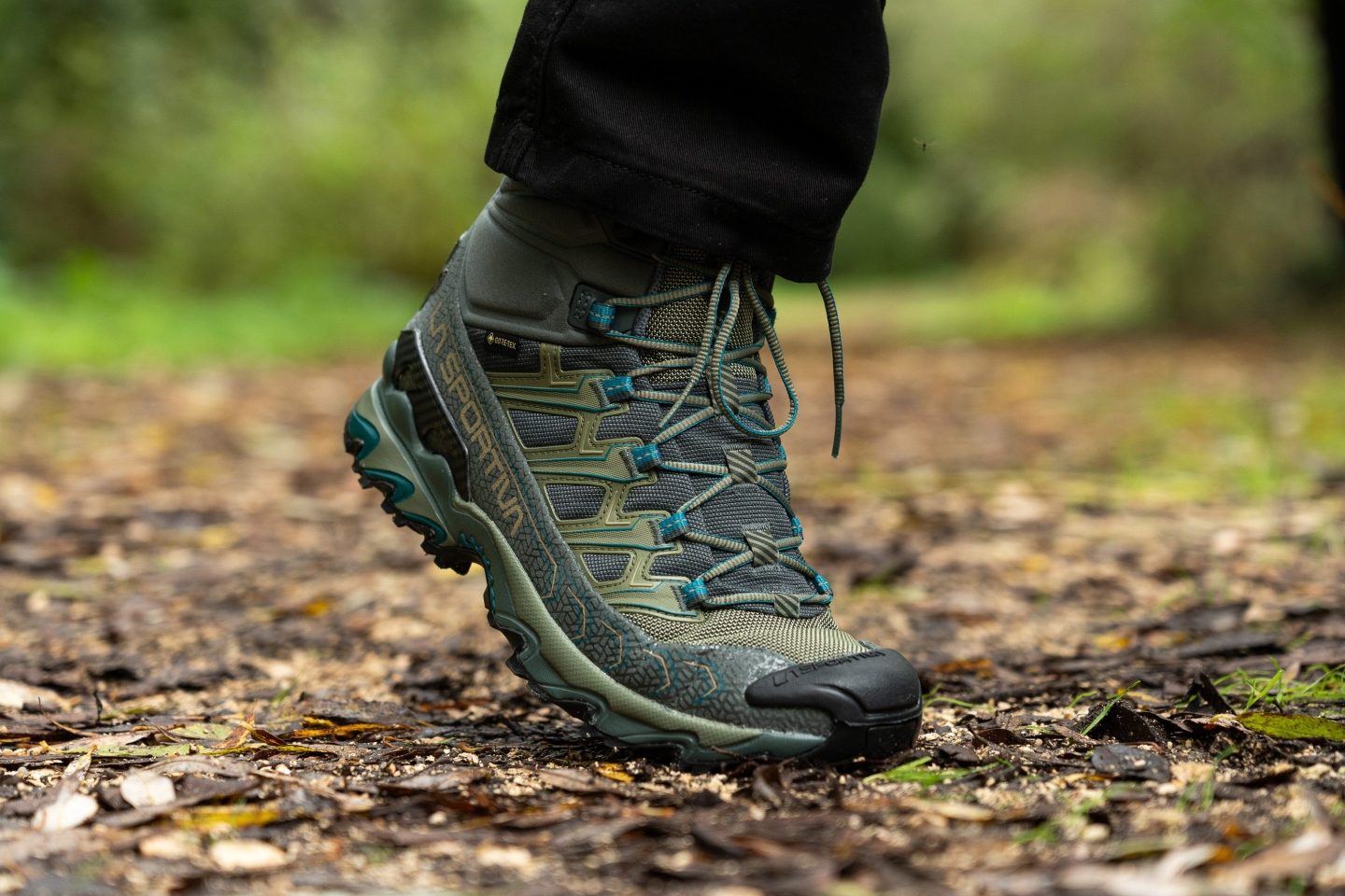 Cut in half: La Sportiva Ultra Raptor II Mid GTX Review | RunRepeat
