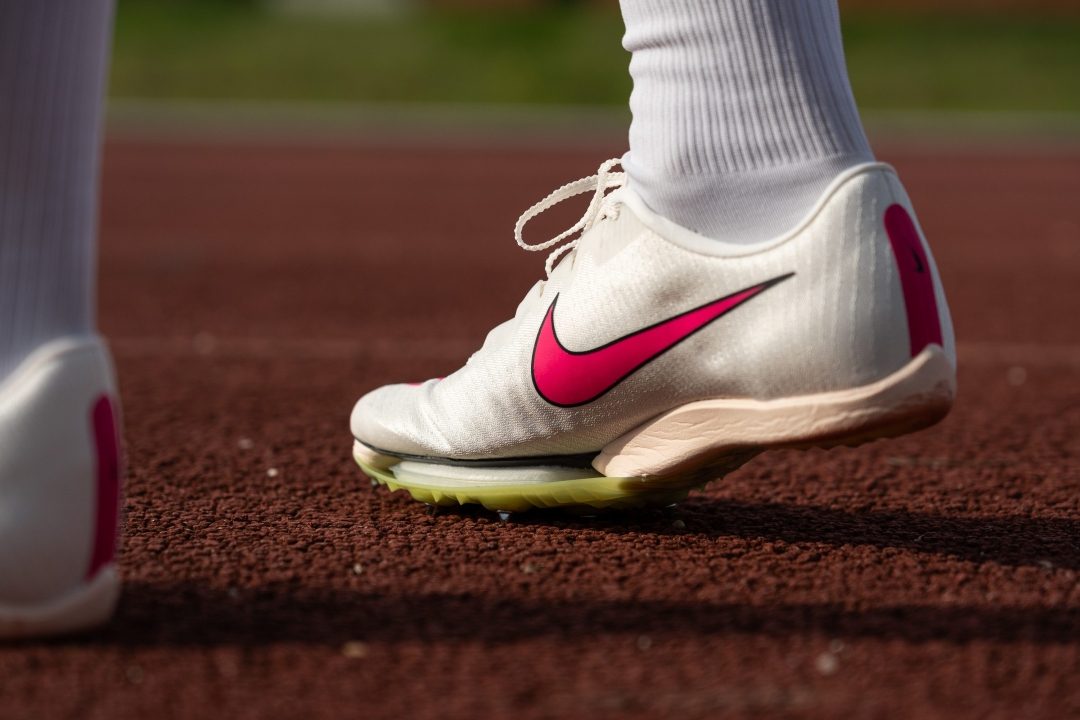 Cut in half: Nike Air Zoom Maxfly Review (2024) | RunRepeat