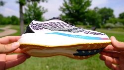 Cut in half: Saucony Endorphin Speed 2 Review | RunRepeat