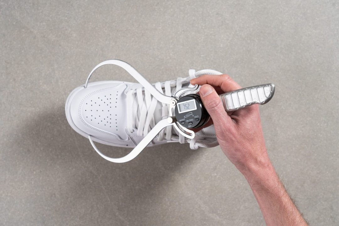 Cut in half: Air Jordan 1 Mid Review (2024) | RunRepeat