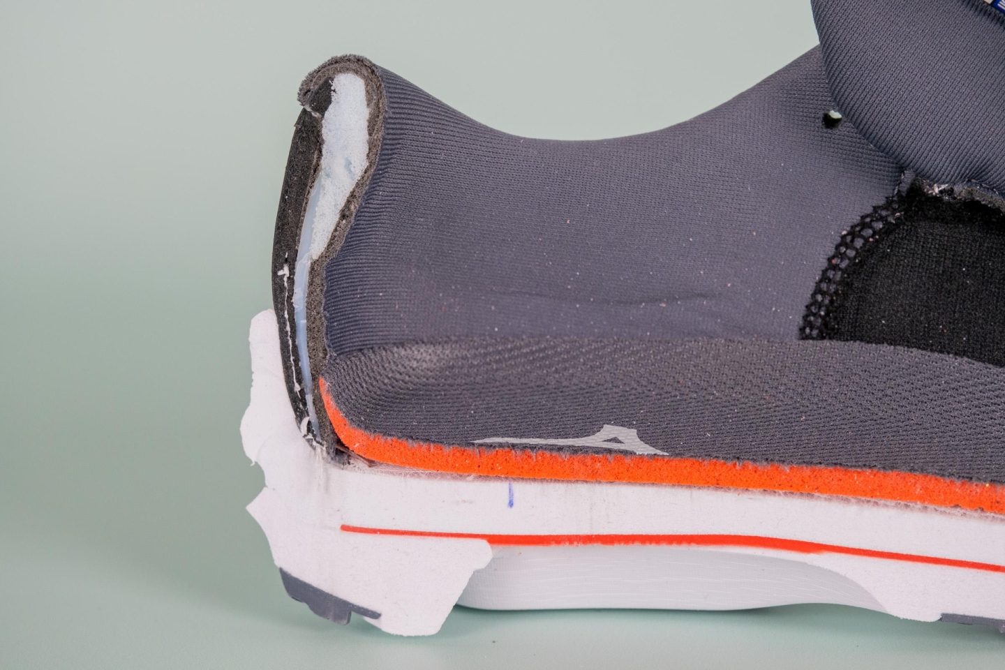 Cut in half: Mizuno Wave Rider 25 Review | RunRepeat