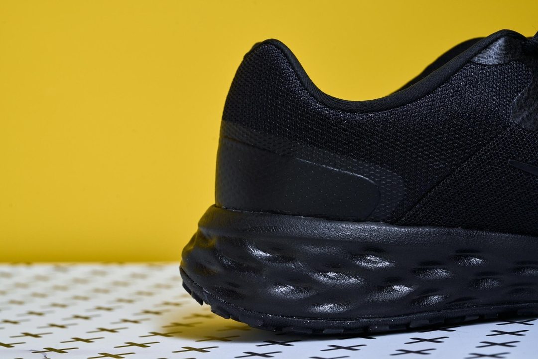 Cut in half: Nike Revolution 6 Review | RunRepeat