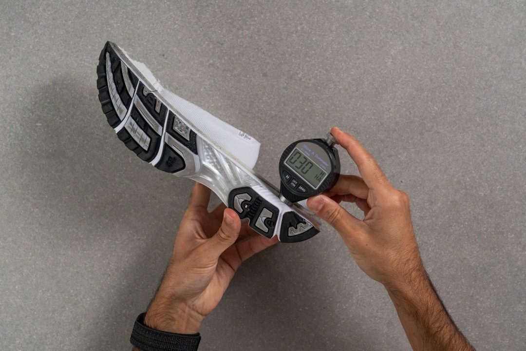 Cut in half: ASICS Gel Kayano 14 Review | RunRepeat