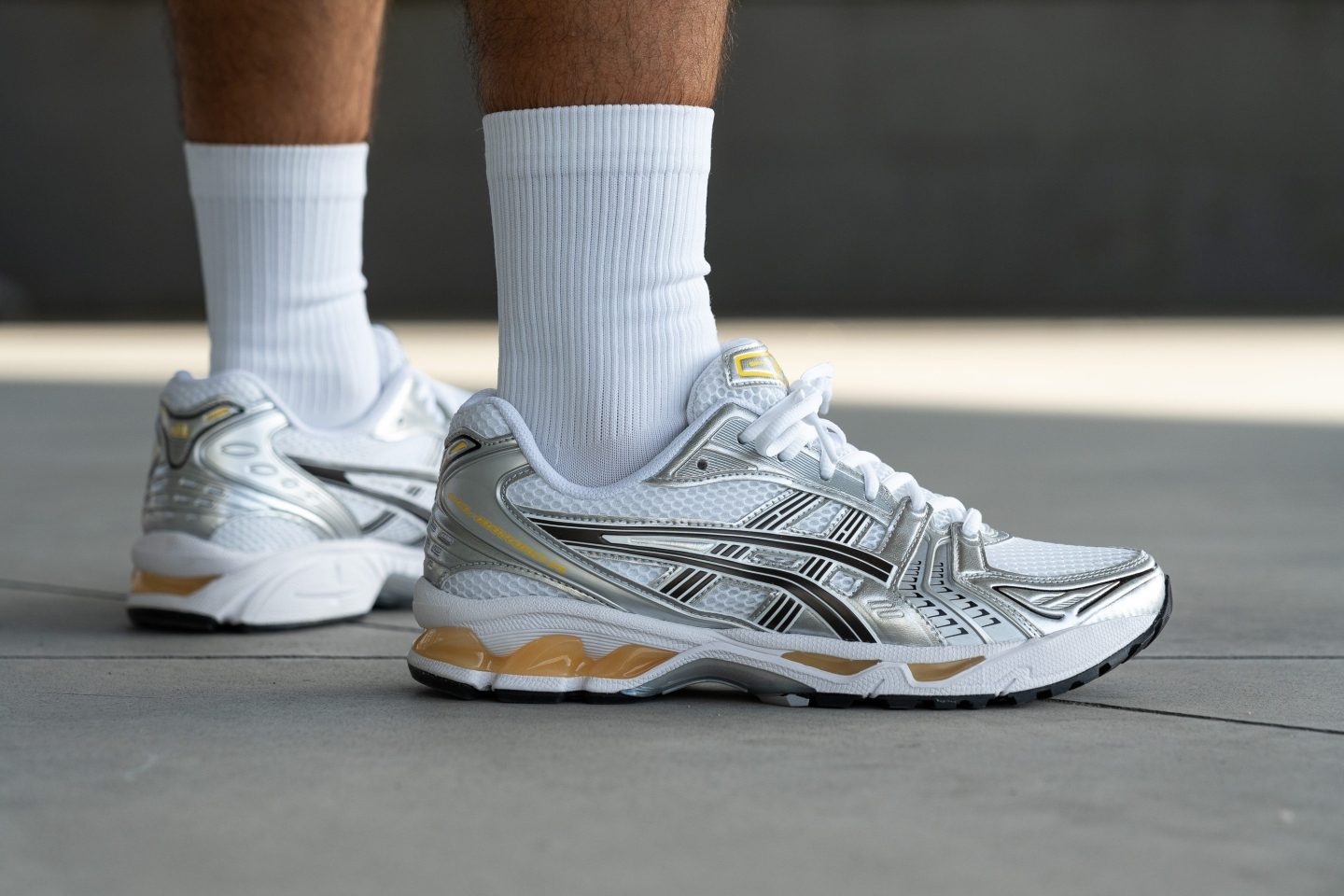 Cortadas por la mitad: Análisis y review de las ASICS Gel Kayano 14 (2024) | RunRepeat