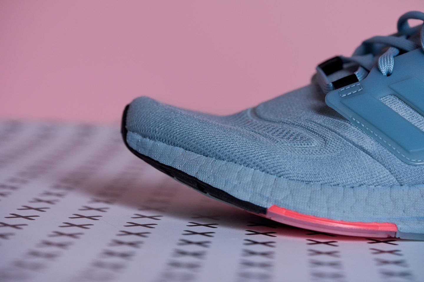 Cut in half: Adidas Ultraboost 22 Review | RunRepeat