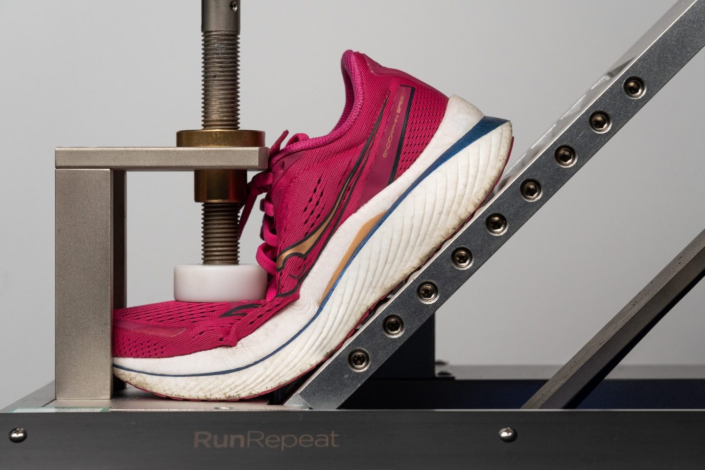 Cut in half: Saucony Endorphin Speed 3 Review | RunRepeat