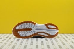 Cut in half: Saucony Endorphin Shift 3 Review | RunRepeat
