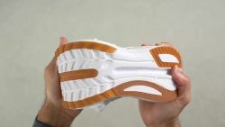 Cut in half: Saucony Endorphin Shift 3 Review | RunRepeat
