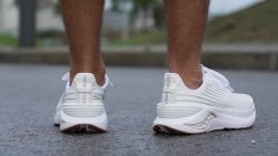 Cut in half: Saucony Endorphin Shift 3 Review | RunRepeat