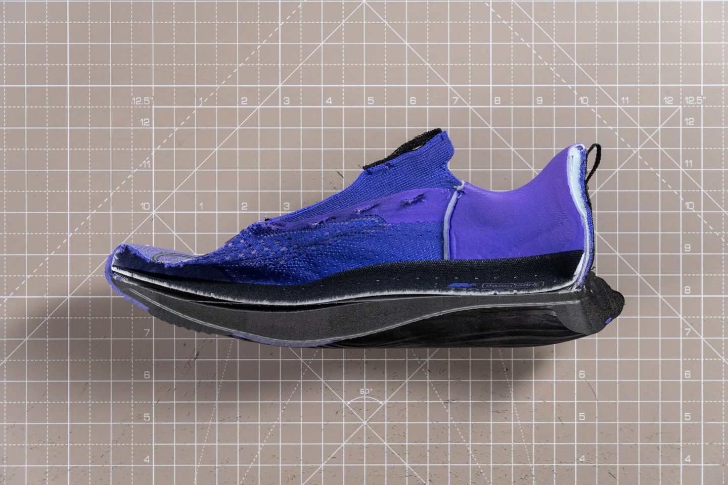 Cut in half: New Balance FuelCell SuperComp Elite v3 Review | RunRepeat