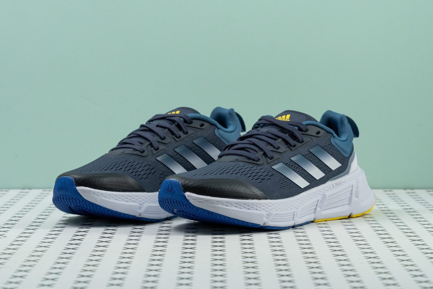 Cut in half: Adidas Questar Review | RunRepeat