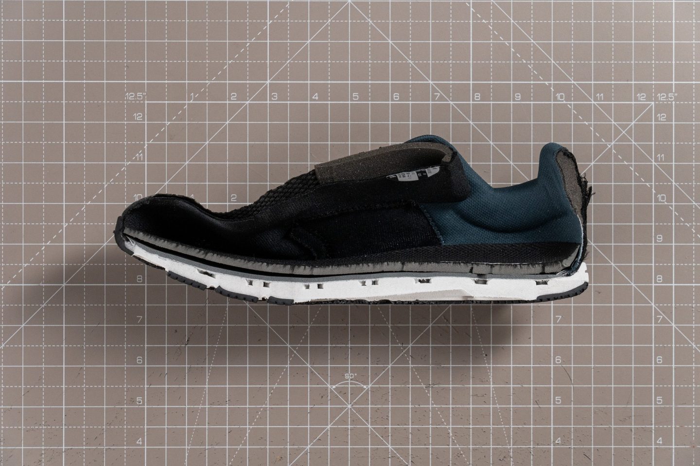 Cut in half: Altra Solstice XT 2 Review (2024) | RunRepeat