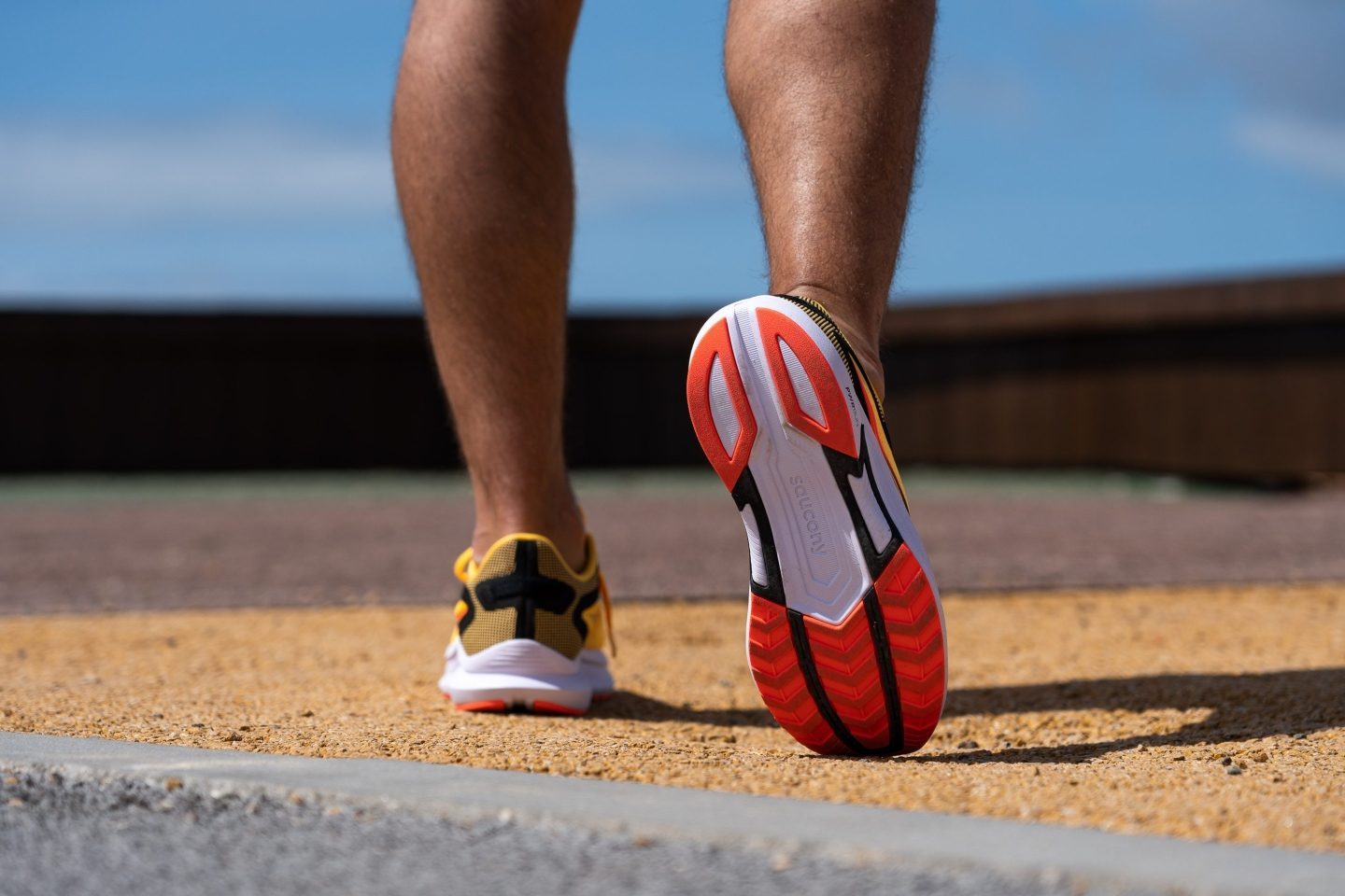 Cut in half: Saucony Axon 2 Review | RunRepeat