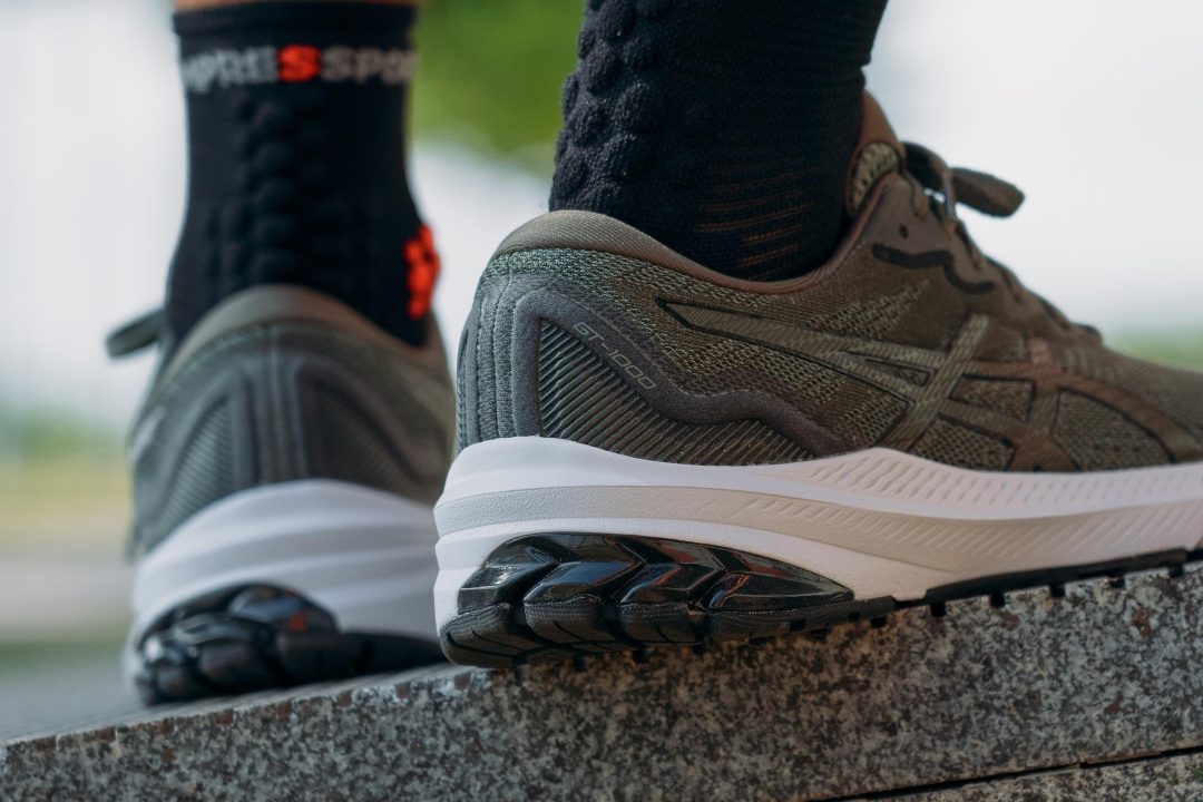 Cut in half: ASICS GT 1000 11 Review | RunRepeat