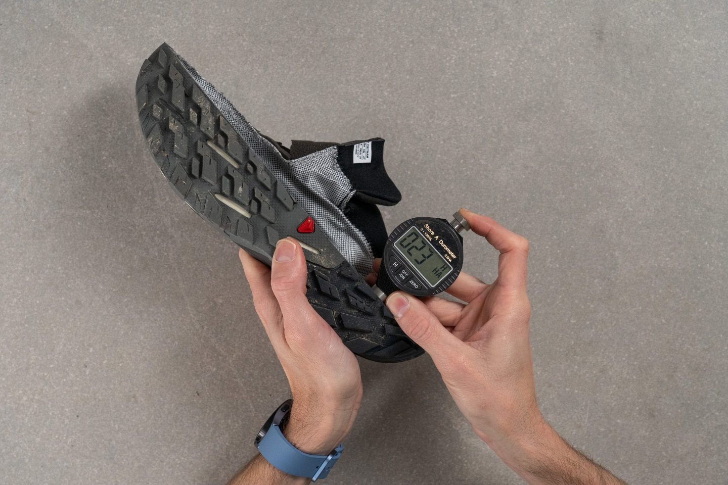 Cut in half: Salomon Outpulse Mid GTX Review | RunRepeat