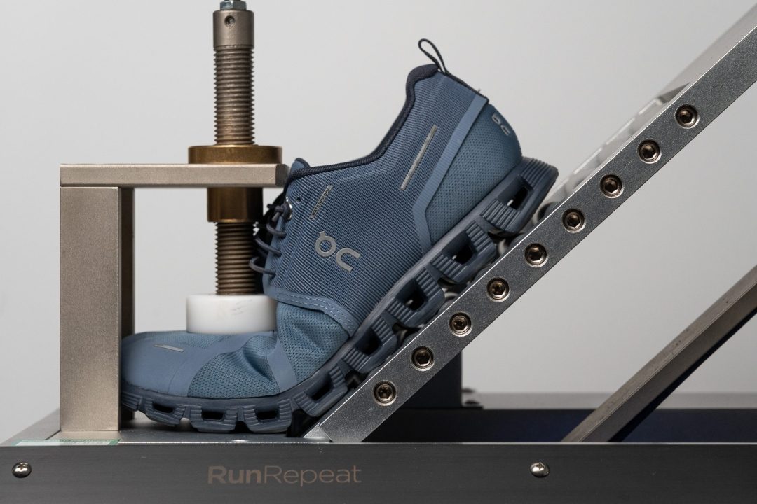 Cut in half: On Cloud 5 Waterproof Review | RunRepeat