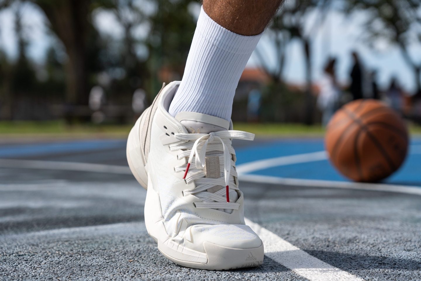 Cut in half: Adidas D.O.N. Issue #4 Review | RunRepeat