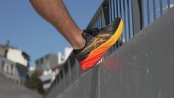 Cut in half: ASICS Novablast 3 Review | RunRepeat