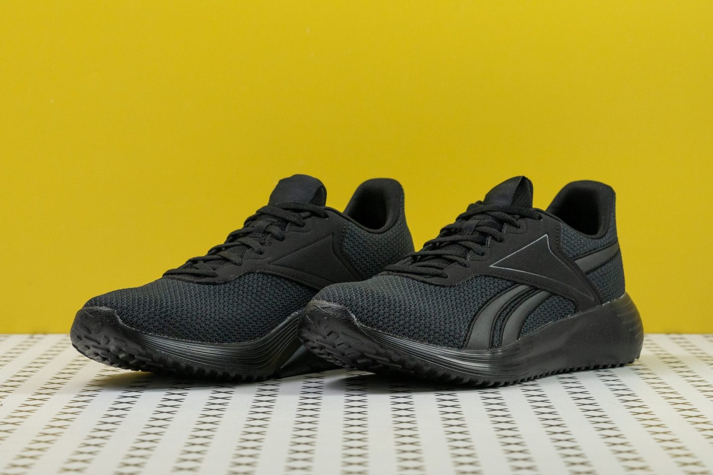 Cut in half: Reebok Lite 3 Review | RunRepeat