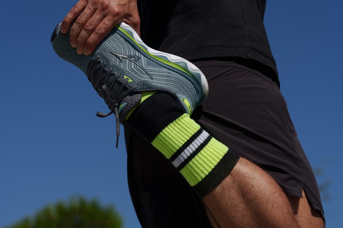 Cut in half: Mizuno Wave Horizon 6 Review | RunRepeat