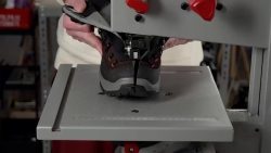 Cut in half: Scarpa Boreas GTX Review | RunRepeat