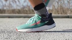 Cut in half: Altra Torin 6 Review (2023) | RunRepeat