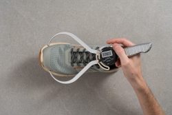 Cut in half: Salomon Outpulse Review | RunRepeat